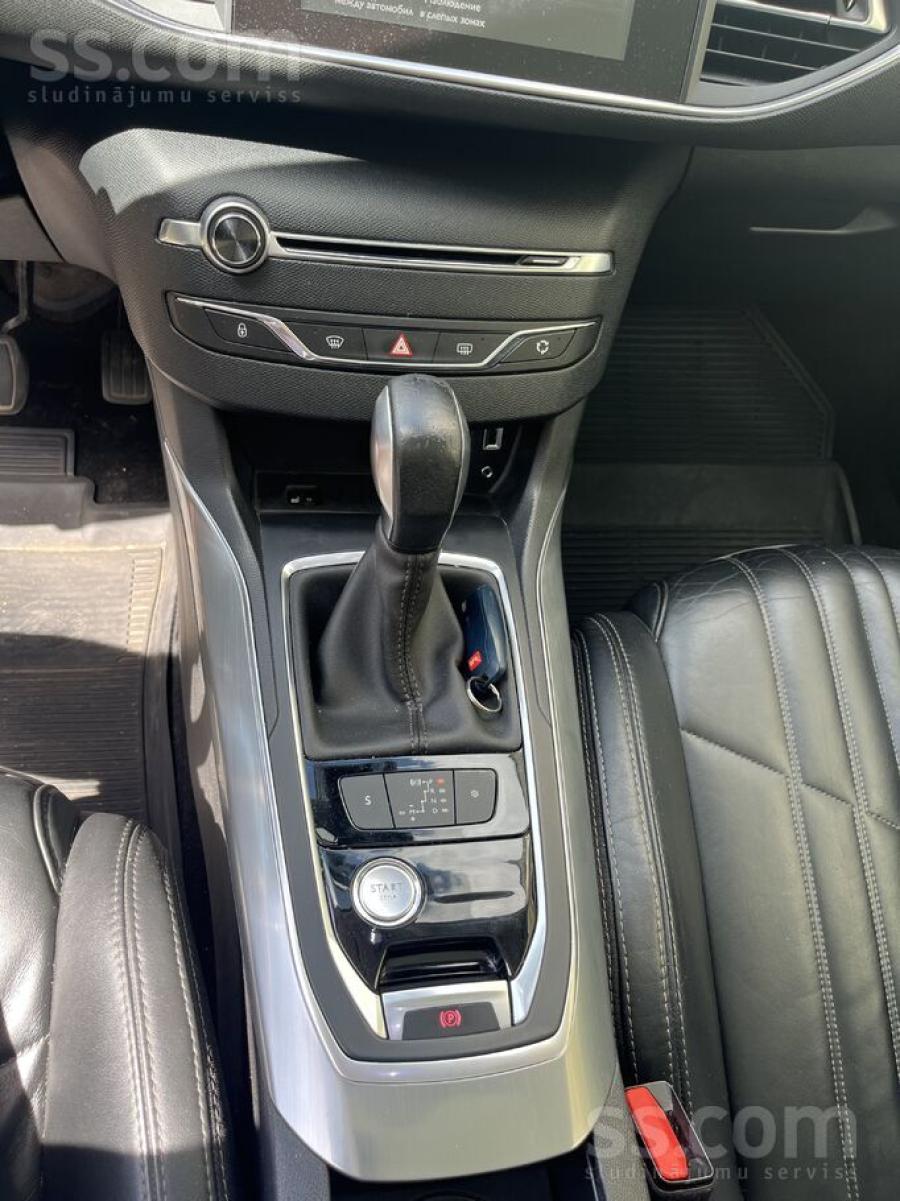 Peugeot 308 2014 in Riga, with an engine capacity of 2.00 L and mileage of 309 thousand km for 7000 €, photo 8 on AUTOMOTO.COM.LV