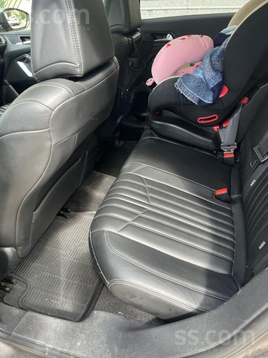 Peugeot 308 2014 in Riga, with an engine capacity of 2.00 L and mileage of 309 thousand km for 7000 €, photo 11 on AUTOMOTO.COM.LV