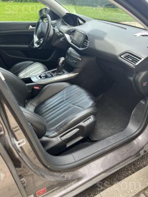 Peugeot 308 2014 in Riga, with an engine capacity of 2.00 L and mileage of 309 thousand km for 7000 €, photo 13 on AUTOMOTO.COM.LV