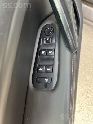 Peugeot 308 2014 in Riga, with an engine capacity of 2.00 L and mileage of 309 thousand km for 7000 €, photo 15 on AUTOMOTO.COM.LV
