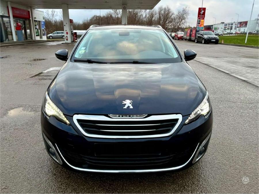 Peugeot 308 2015 in Siauliai, with an engine capacity of 1.60 L and mileage of 228 thousand km for 5350 €, photo 6 on AUTOMOTO.COM.LV