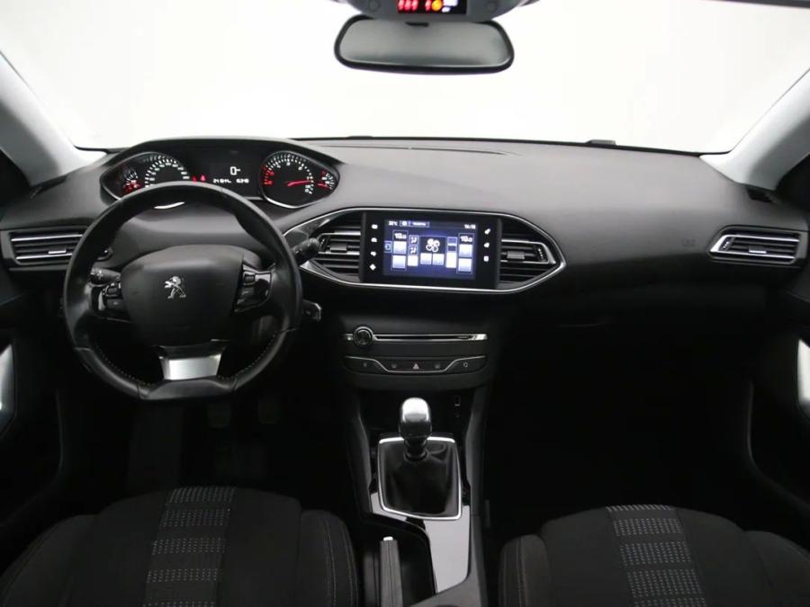 Peugeot 308 2015 in Vilnius, with an engine capacity of 1.60 L and mileage of 242 thousand km for 5699 €, photo 2 on AUTOMOTO.COM.LV