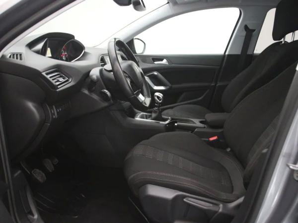Peugeot 308 2015 in Vilnius, with an engine capacity of 1.60 L and mileage of 242 thousand km for 5699 €, photo 4 on AUTOMOTO.COM.LV