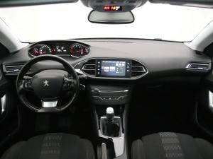 Peugeot 308 2015 in Vilnius, with an engine capacity of 1.60 L and mileage of 187 thousand km for 6099 €, photo 3 on AUTOMOTO.COM.LV