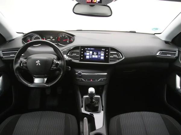Peugeot 308 2015 in Vilnius, with an engine capacity of 1.60 L and mileage of 216 thousand km for 5399 €, photo 2 on AUTOMOTO.COM.LV