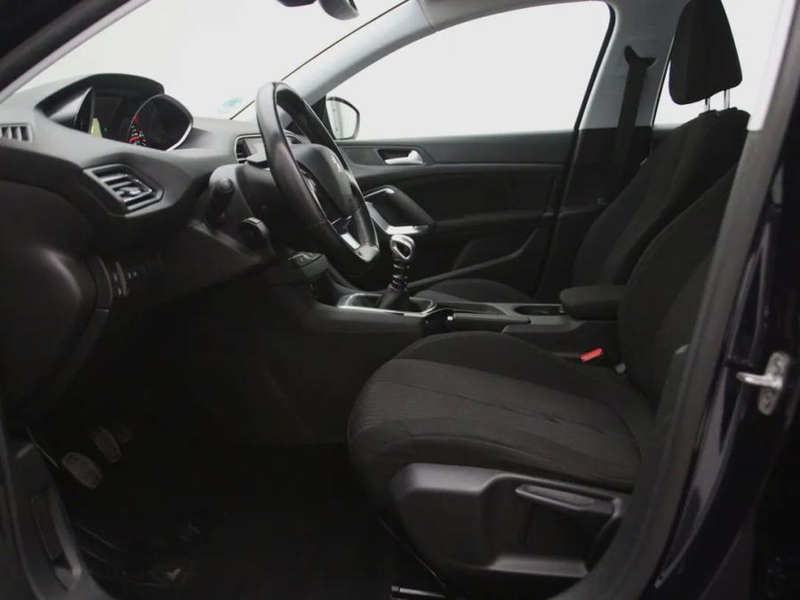 Peugeot 308 2015 Viļņa, ar dzinēja tilpumu 1.60 L un nobraukumu 216 tūkst. km par 5399 €, foto 5 vietnē AUTOMOTO.COM.LV
