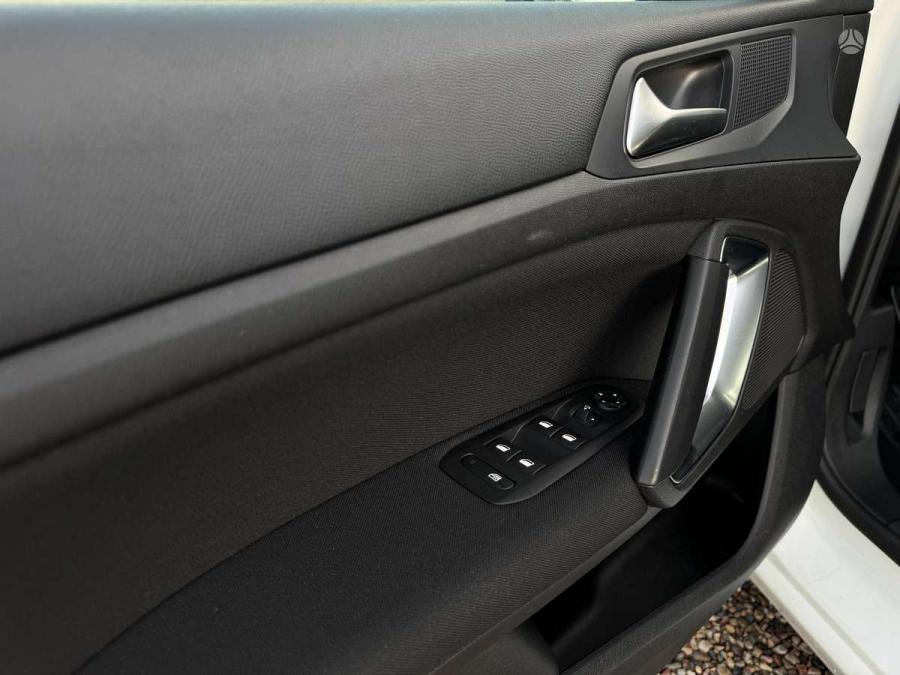 Peugeot 308 2015 Kauņa, ar dzinēja tilpumu 1.20 L un nobraukumu 130 tūkst. km par 3999 €, foto 8 vietnē AUTOMOTO.COM.LV