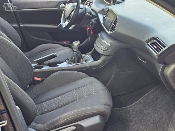 Peugeot 308 2017 in Ariogala, with an engine capacity of 1.20 L and mileage of 218 thousand km for 4500 €, photo 9 on AUTOMOTO.COM.LV