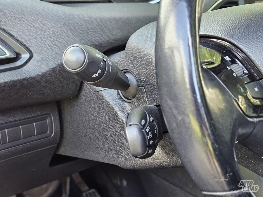 Peugeot 308 2017 in Ariogala, with an engine capacity of 1.20 L and mileage of 218 thousand km for 4500 €, photo 13 on AUTOMOTO.COM.LV