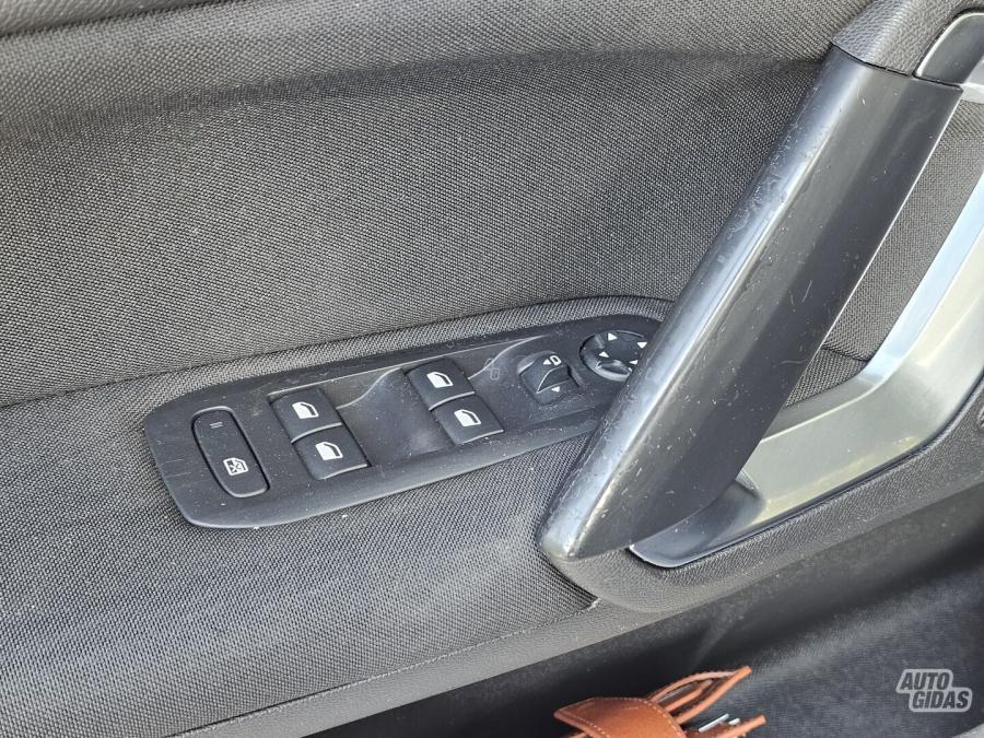 Peugeot 308 2017 in Ariogala, with an engine capacity of 1.20 L and mileage of 218 thousand km for 4500 €, photo 14 on AUTOMOTO.COM.LV