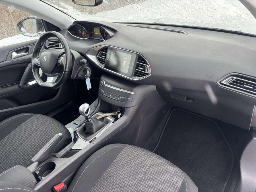 Peugeot 308 2018 in Taurage, with an engine capacity of 1.50 L and mileage of 243 thousand km for 5500 €, photo 6 on AUTOMOTO.COM.LV