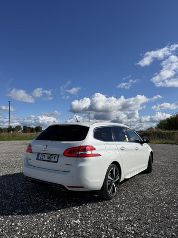 Peugeot 308 2018 Tallina vietnē Peugeot 308 2018 Tallina, ar dzinēja tilpumu 1.20 L un nobraukumu 230 tūkst. km par 7400 €, foto 6 vietnē AUTOMOTO.COM.LV