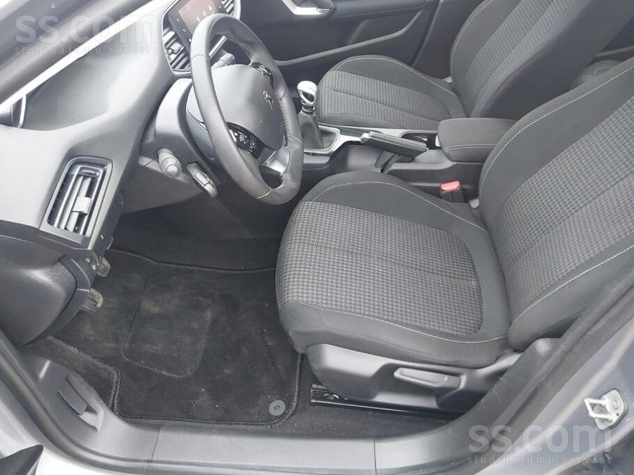 Peugeot 308 2019 in Jelgava, with an engine capacity of 1.20 L and mileage of 63 thousand km for 7750 €, photo 8 on AUTOMOTO.COM.LV