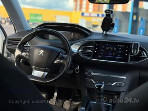 Peugeot 308 2020 in Tallinn, with an engine capacity of 1.50 L and mileage of 229 thousand km for 8950 €, photo 9 on AUTOMOTO.COM.LV
