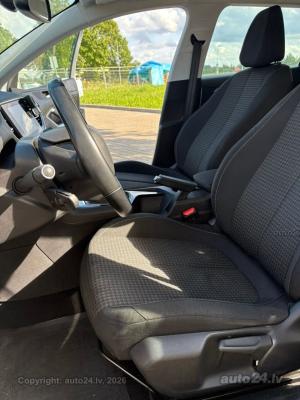Peugeot 308 2020 in Tallinn, with an engine capacity of 1.50 L and mileage of 229 thousand km for 8950 €, photo 12 on AUTOMOTO.COM.LV