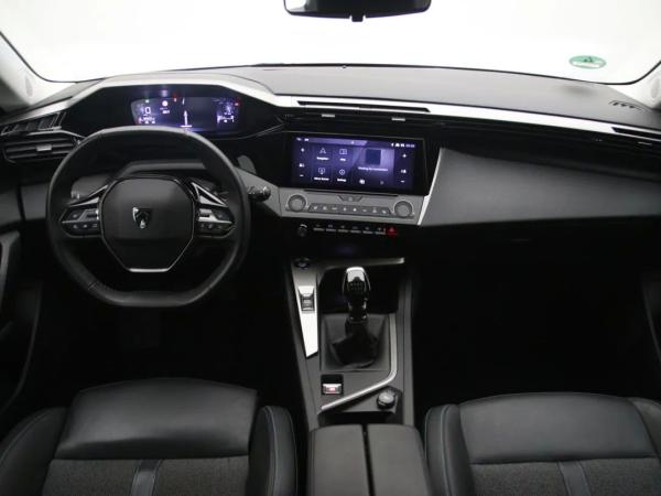 Peugeot 308 2022 in Vilnius, with an engine capacity of 1.20 L and mileage of 188 thousand km for 10999 €, photo 2 on AUTOMOTO.COM.LV