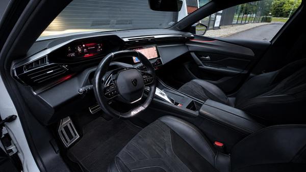Peugeot 308 2023 in Tartu, with an engine capacity of 1.50 L and mileage of 163 thousand km for 17990 €, photo 10 on AUTOMOTO.COM.LV