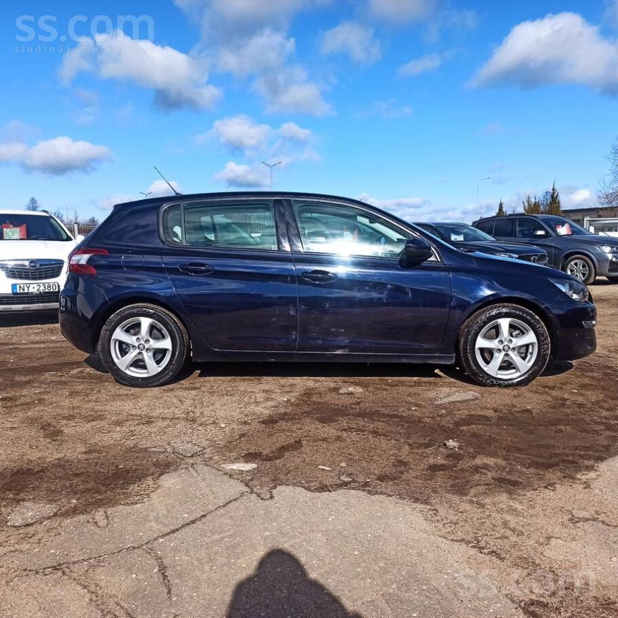 Violet Peugeot 308 2013 in Daugavpils, with an engine capacity of 1.60 L and mileage of 0 thousand km for 5850 €, photo 4 on AUTOMOTO.COM.LV