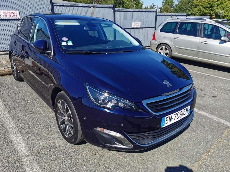 Violet Peugeot 308 2017 in Kaunas, with an engine capacity of 1.20 L and mileage of 155 thousand km for 4700 €, photo 4 on AUTOMOTO.COM.LV