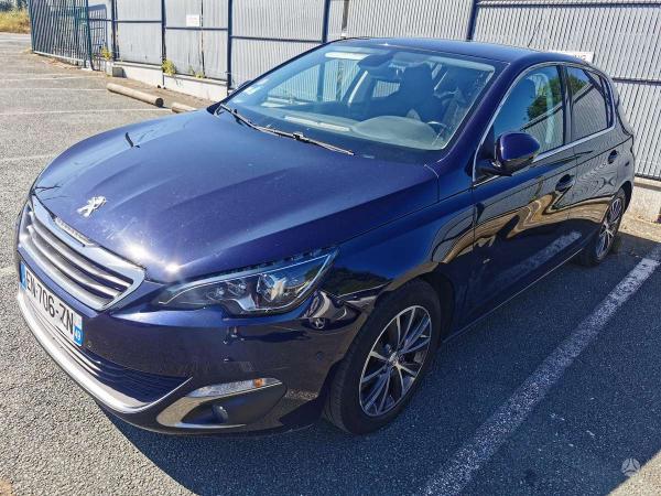 Violet Peugeot 308 2017 in Kaunas, with an engine capacity of 1.20 L and mileage of 155 thousand km for 4700 €, photo 4 on AUTOMOTO.COM.LV