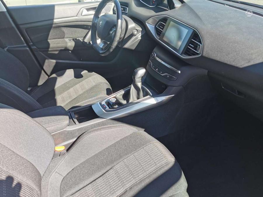 Violet Peugeot 308 2017 in Kaunas, with an engine capacity of 1.20 L and mileage of 155 thousand km for 4700 €, photo 6 on AUTOMOTO.COM.LV