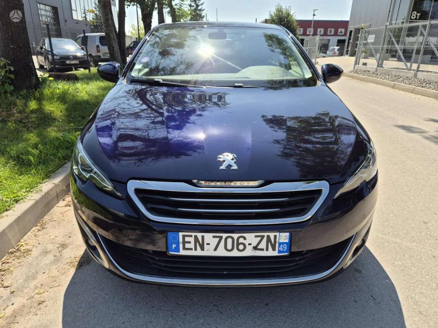 Violets Peugeot 308 2017 Kauņa, ar dzinēja tilpumu 1.20 L un nobraukumu 154 tūkst. km par 4800 €, foto 3 vietnē AUTOMOTO.COM.LV