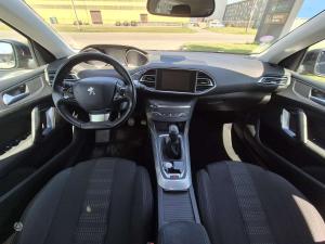 Violets Peugeot 308 2017 Kauņa, ar dzinēja tilpumu 1.20 L un nobraukumu 154 tūkst. km par 4800 €, foto 15 vietnē AUTOMOTO.COM.LV