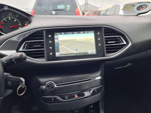 Violets Peugeot 308 2017 Kauņa, ar dzinēja tilpumu 1.56 L un nobraukumu 226 tūkst. km par 5400 €, foto 11 vietnē AUTOMOTO.COM.LV