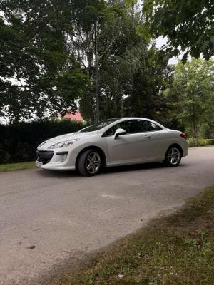 White Peugeot 308 2009 in Kaunas, with an engine capacity of 2.00 L and mileage of 349 thousand km for 4650 €, photo 3 on AUTOMOTO.COM.LV