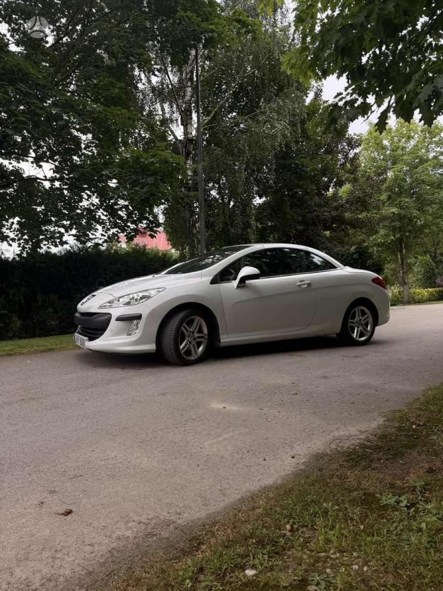 White Peugeot 308 2009 in Kaunas, with an engine capacity of 2.00 L and mileage of 349 thousand km for 4650 €, photo 3 on AUTOMOTO.COM.LV