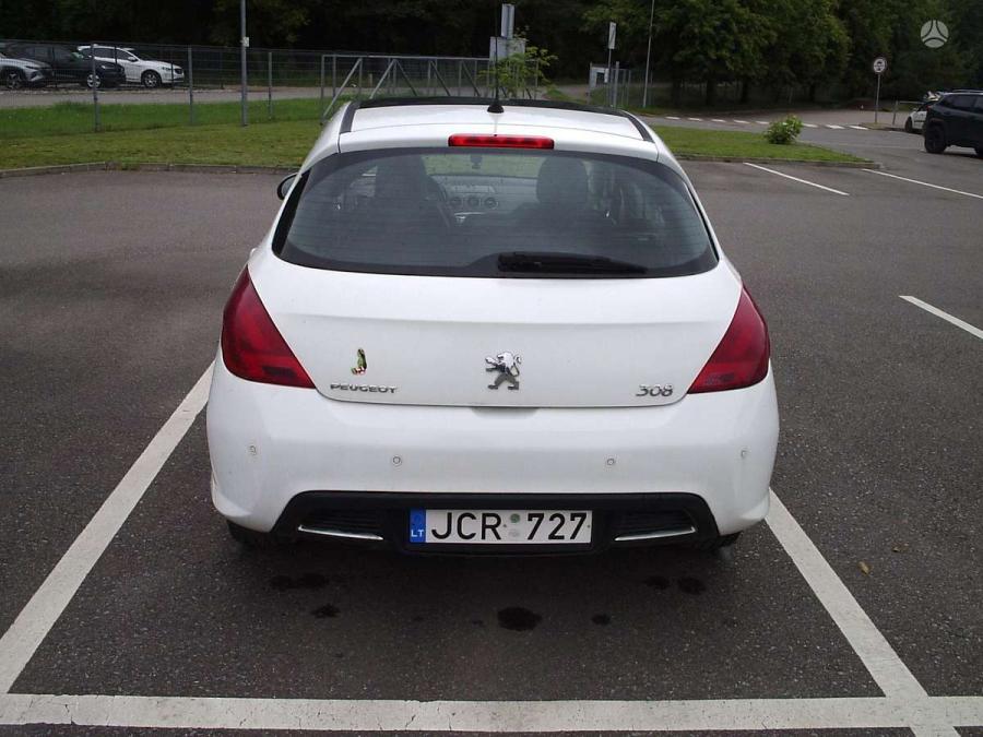 White Peugeot 308 2008 in Kaunas, with an engine capacity of 1.56 L and mileage of 239 thousand km for 1490 €, photo 3 on AUTOMOTO.COM.LV