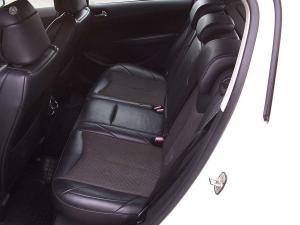 White Peugeot 308 2008 in Kaunas, with an engine capacity of 1.56 L and mileage of 239 thousand km for 1490 €, photo 11 on AUTOMOTO.COM.LV