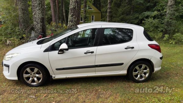 Peugeot 308 2008 in Tallinn on AUTOMOTO.COM.LV White Peugeot 308 2008 in Tallinn, with an engine capacity of 1.60 L and mileage of 207 thousand km for 2800 €, photo 1 on AUTOMOTO.COM.LV