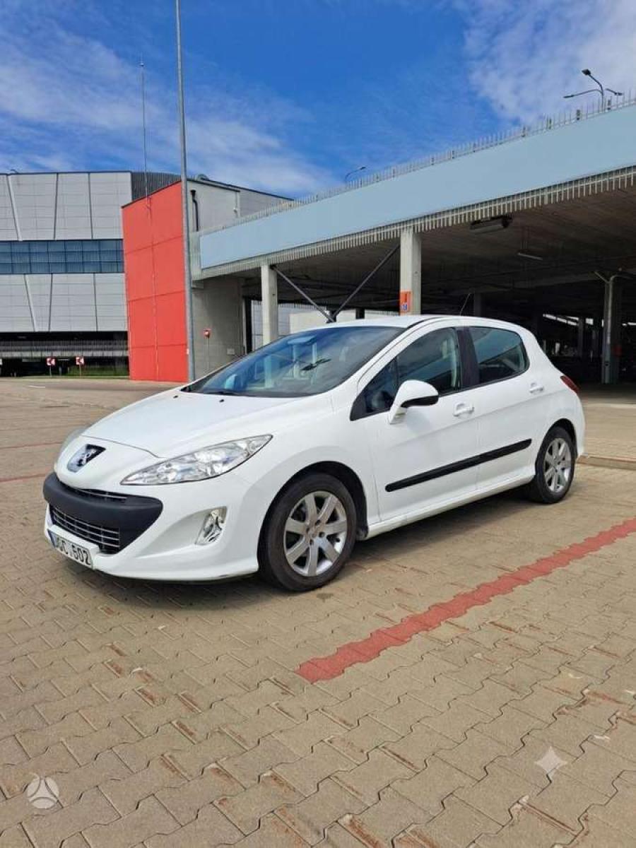 White Peugeot 308 2010 in Vilnius, with an engine capacity of 1.56 L and mileage of 257 thousand km for 1950 €, photo 1 on AUTOMOTO.COM.LV