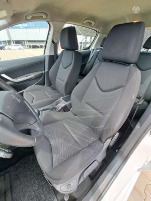 White Peugeot 308 2010 in Vilnius, with an engine capacity of 1.56 L and mileage of 257 thousand km for 1950 €, photo 7 on AUTOMOTO.COM.LV