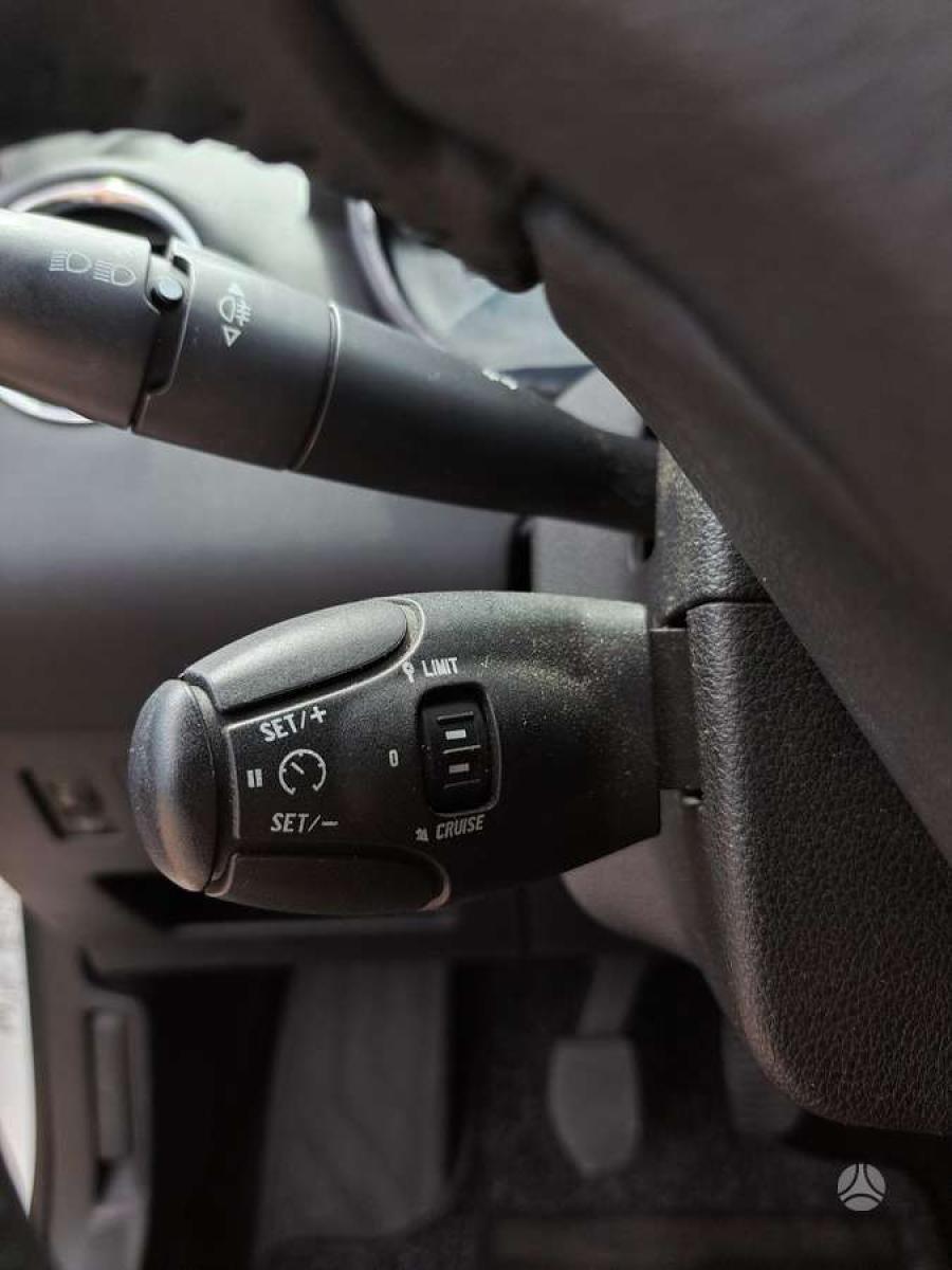 White Peugeot 308 2010 in Vilnius, with an engine capacity of 1.56 L and mileage of 257 thousand km for 1950 €, photo 8 on AUTOMOTO.COM.LV