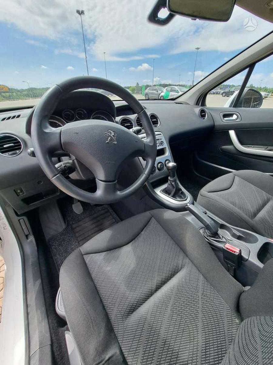 White Peugeot 308 2010 in Vilnius, with an engine capacity of 1.56 L and mileage of 257 thousand km for 1950 €, photo 10 on AUTOMOTO.COM.LV