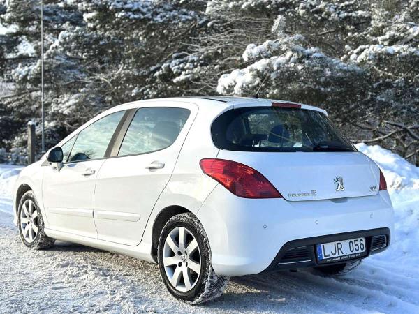White Peugeot 308 2011 in Kaunas, with an engine capacity of 1.60 L and mileage of 151 thousand km for 3200 €, photo 3 on AUTOMOTO.COM.LV