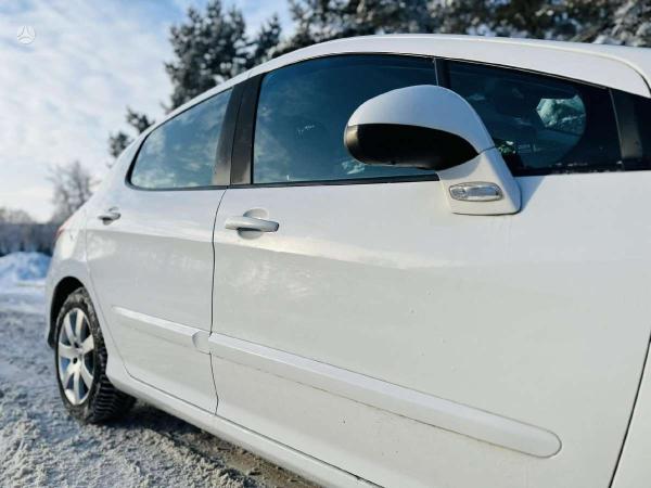 White Peugeot 308 2011 in Kaunas, with an engine capacity of 1.60 L and mileage of 151 thousand km for 3200 €, photo 9 on AUTOMOTO.COM.LV