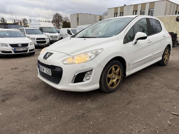 White Peugeot 308 2011 in Kaunas, with an engine capacity of 1.56 L and mileage of 237 thousand km for 2200 €, photo 1 on AUTOMOTO.COM.LV