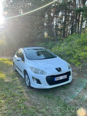 White Peugeot 308 2011 in Talsi, with an engine capacity of 1.60 L and mileage of 338 thousand km for 2200 €, photo 3 on AUTOMOTO.COM.LV