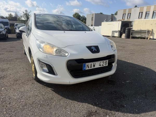 White Peugeot 308 2011 in Kaunas, with an engine capacity of 1.56 L and mileage of 237 thousand km for 2100 €, photo 2 on AUTOMOTO.COM.LV