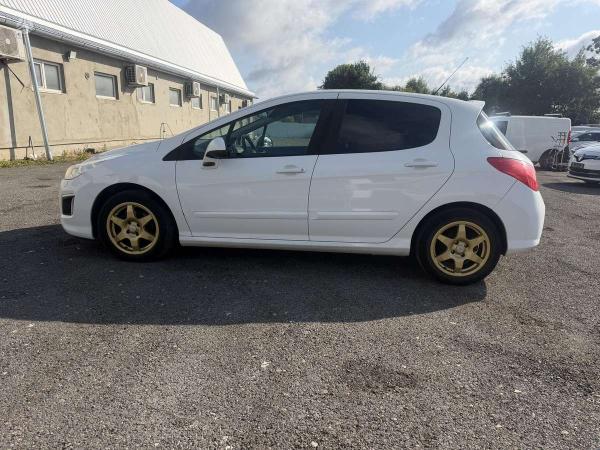 White Peugeot 308 2011 in Kaunas, with an engine capacity of 1.56 L and mileage of 237 thousand km for 2100 €, photo 6 on AUTOMOTO.COM.LV