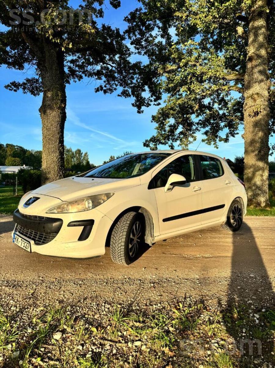 White Peugeot 308 2011 in Valmiera, with an engine capacity of 1.60 L and mileage of 333 thousand km for 2000 €, photo 1 on AUTOMOTO.COM.LV
