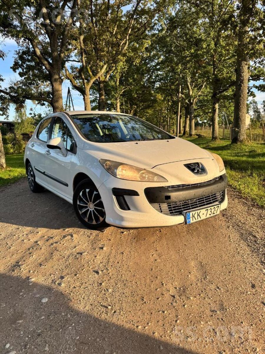 White Peugeot 308 2011 in Valmiera, with an engine capacity of 1.60 L and mileage of 333 thousand km for 2000 €, photo 3 on AUTOMOTO.COM.LV