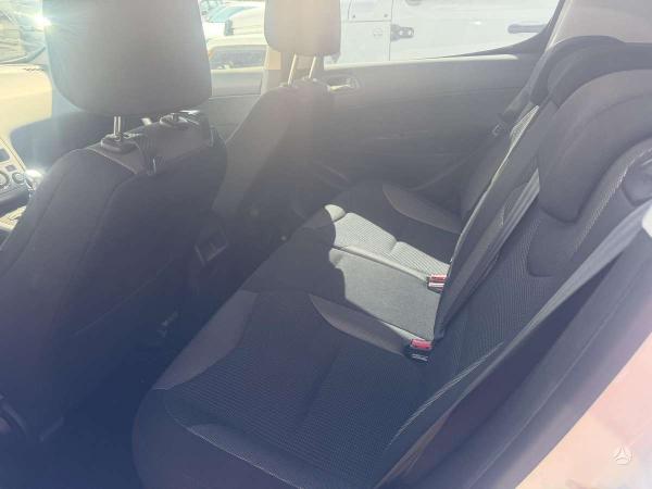 Balts Peugeot 308 2012 Kauņa, ar dzinēja tilpumu 1.56 L un nobraukumu 236 tūkst. km par 2100 €, foto 6 vietnē AUTOMOTO.COM.LV