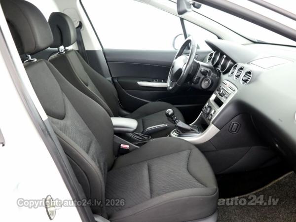 Белый Пежо 308 2012 в Таллин, объемом двигателя 1.60 л и пробегом 279 тыс. км за 1999 €, фото 6 на AUTOMOTO.COM.LV
