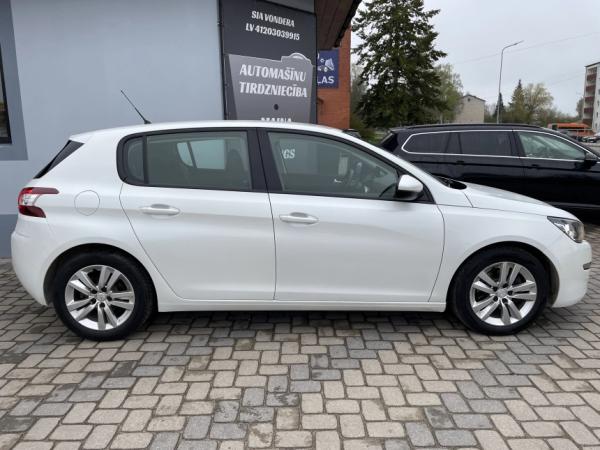 White Peugeot 308 2013 in Riga, with an engine capacity of 1.60 L and mileage of 170 thousand km for 4900 €, photo 3 on AUTOMOTO.COM.LV
