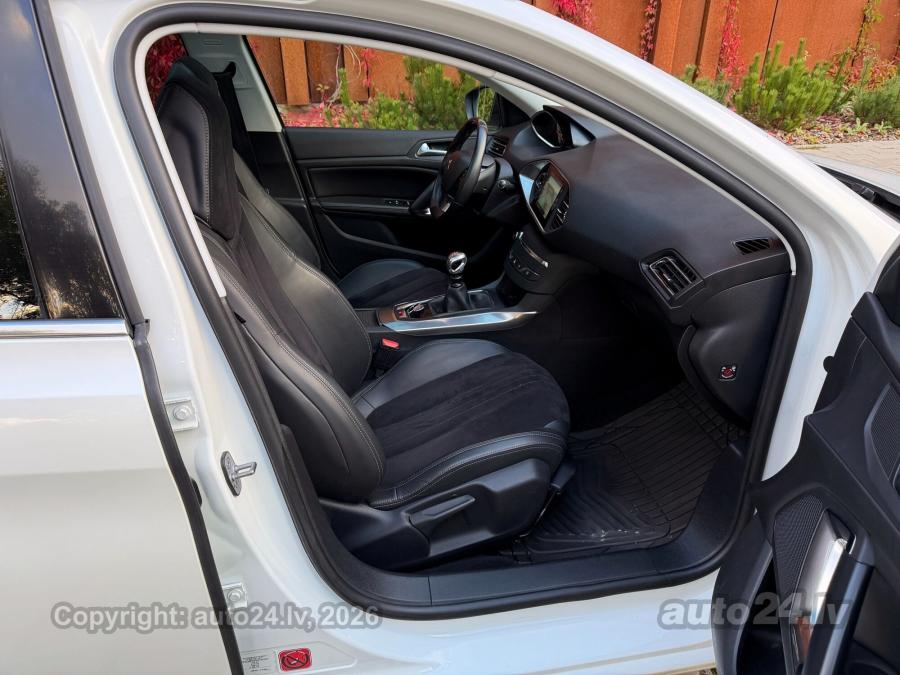 Balts Peugeot 308 2013 Tallina, ar dzinēja tilpumu 1.60 L un nobraukumu 162 tūkst. km par 5700 €, foto 11 vietnē AUTOMOTO.COM.LV