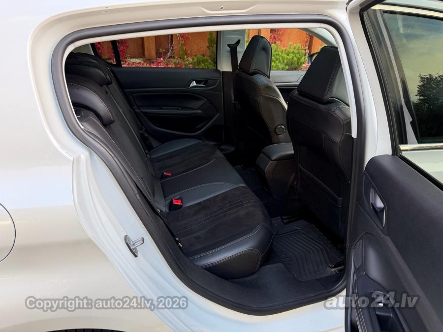 Balts Peugeot 308 2013 Tallina, ar dzinēja tilpumu 1.60 L un nobraukumu 162 tūkst. km par 5700 €, foto 13 vietnē AUTOMOTO.COM.LV